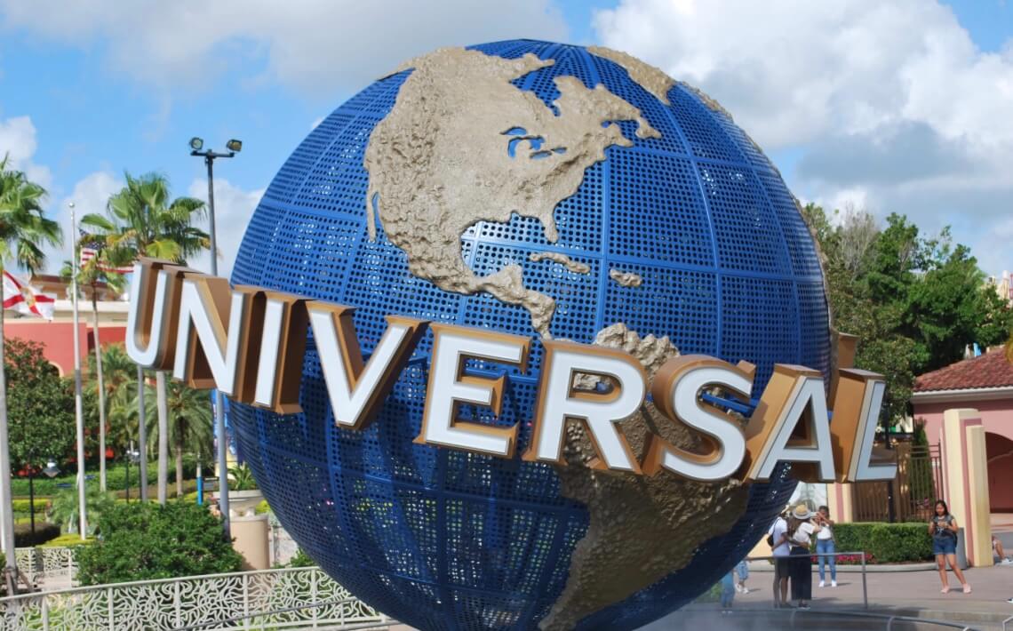 Burbank Airport to Universal Studios - Seamless Transfer