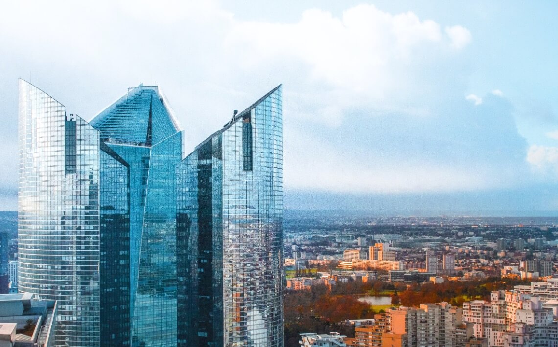 Paris-Charles de Gaulle Airport to La Defense - All Options