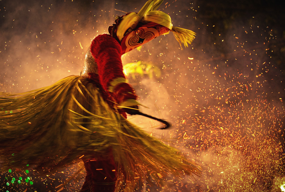 Interesting Traditions Around the World - Fascinating Customs