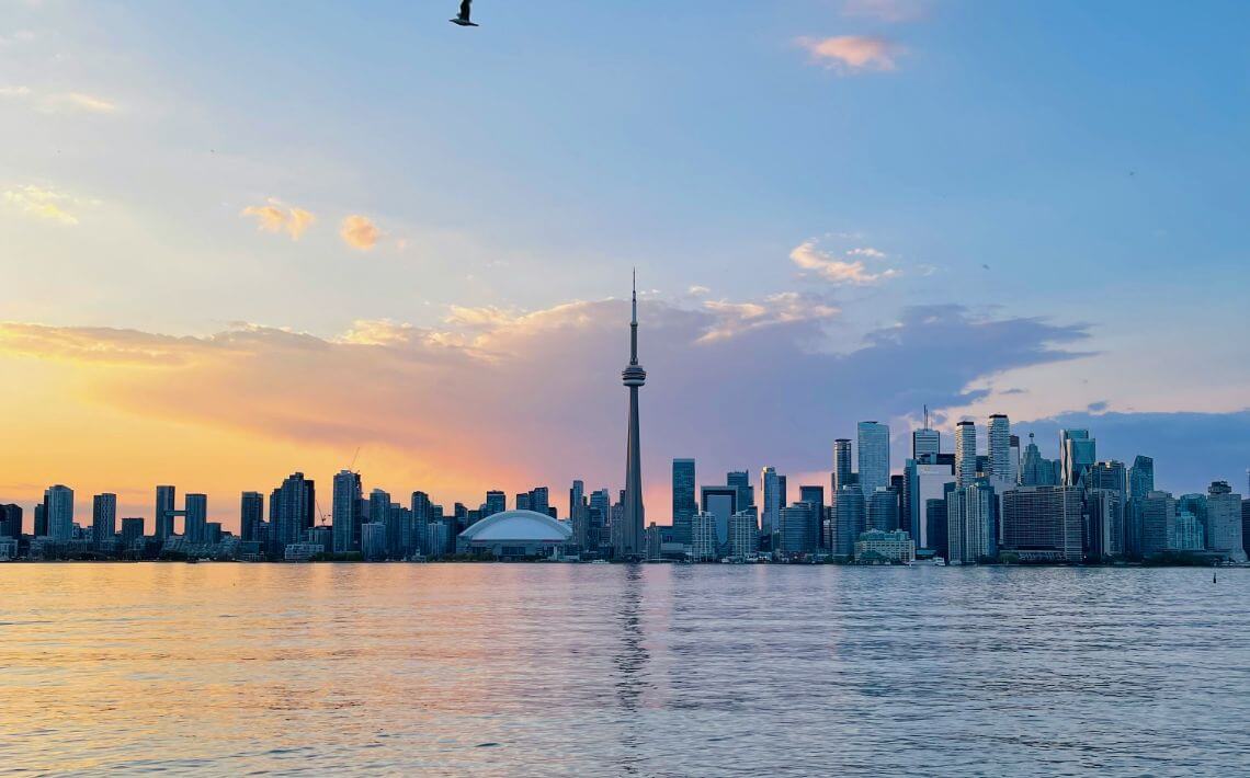 Toronto Pearson Airport to CN Tower | Bus & Taxi Options